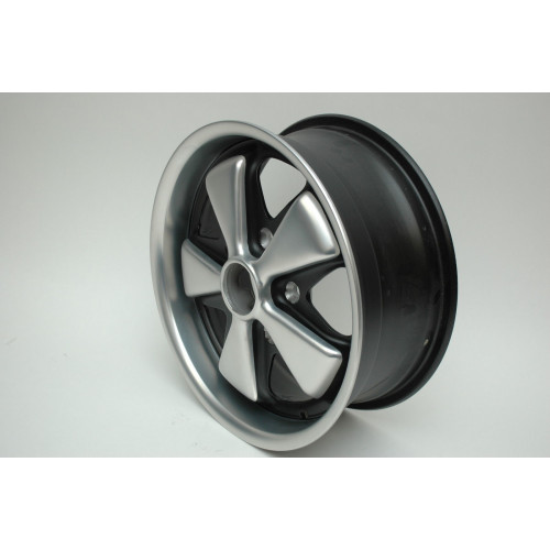 Porsche 911 Deep Six Fuchs Wheel 15x6 no Heart date stamp 11-70 91136110200