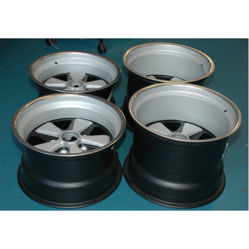 Porsche 911 RSR Fuchs Wheels & P-7 Tires 15x9 & 11 91136102012