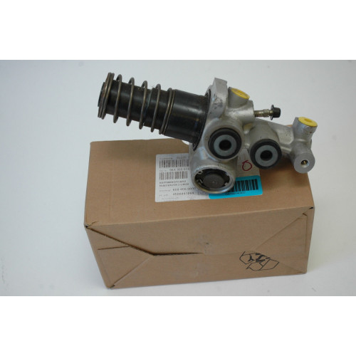 Porsche 964 Brake Master Cylinder 96435501503 SS 964355015CX